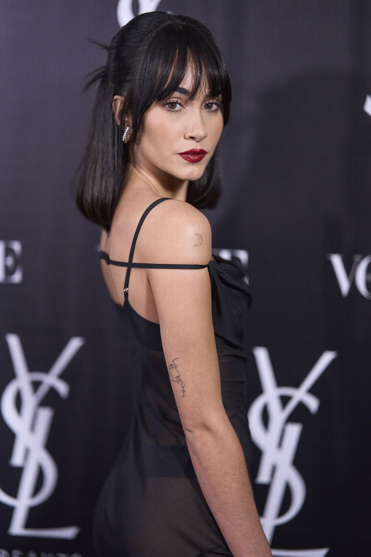Aitana sexy transparence à la soirée Vogue & Yves Saint Laurent - 21 décembre 2022